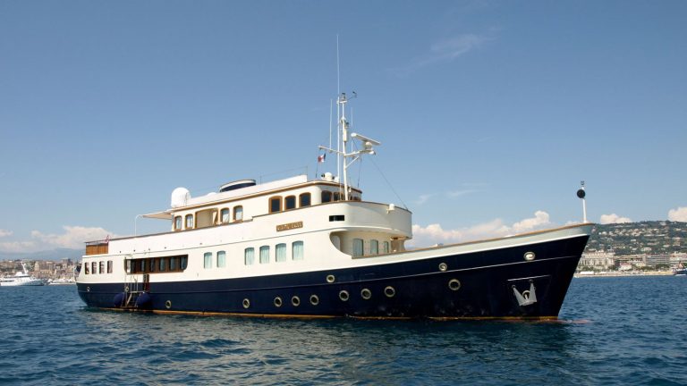 Who is the Owner of the Yacht LADY MAY OF GLANDORE? Renzo Rosso!
