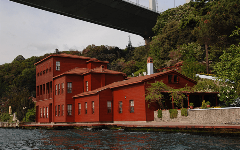 MUSTAFA RAHMI KOÇ • Net Worth $1.9 Billion • House • Yacht • Private Jet