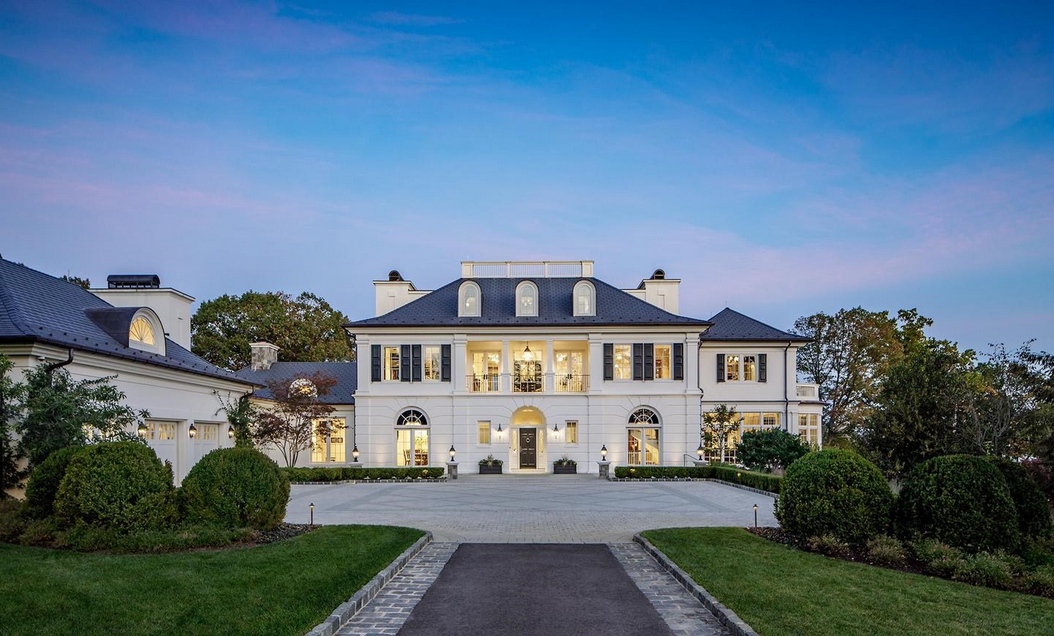 DAN SNYDER: the Life of the Billionaire Founder of Snyder Communications