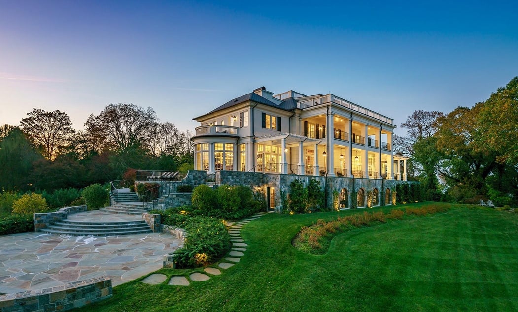 DAN SNYDER: the Life of the Billionaire Founder of Snyder Communications