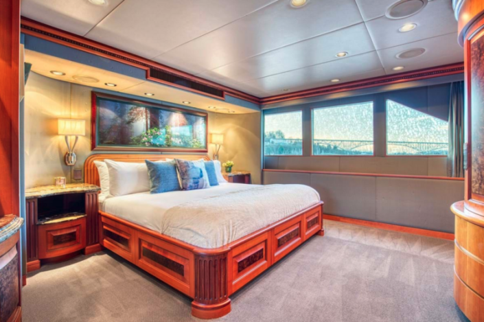 ICE BEAR Yacht • Walter Scott Jr. $20M Superyacht