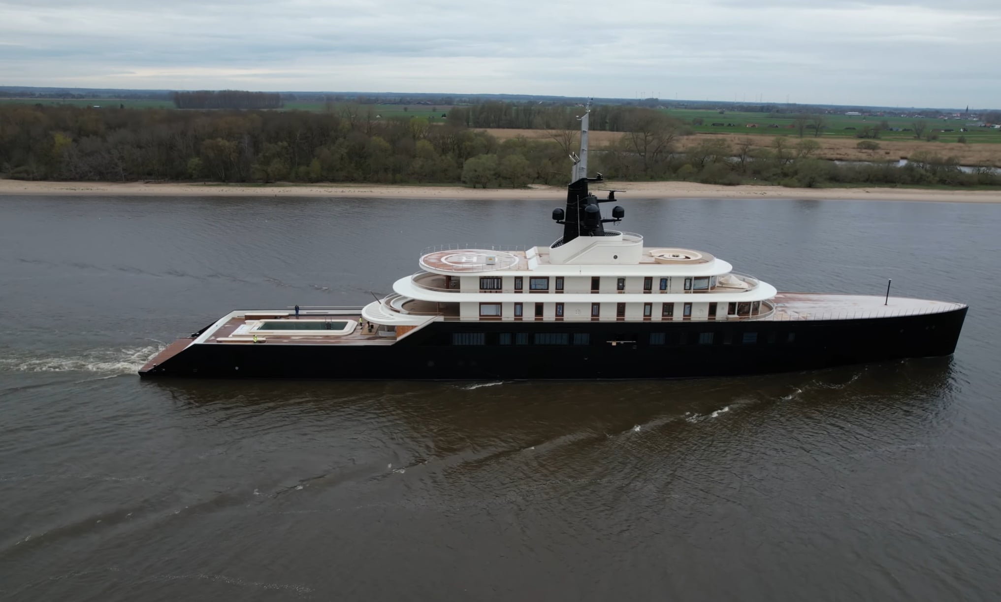 CELERIUS Yacht (LIVA) • Dubai based Billionaire $250M Superyacht • A&R ...