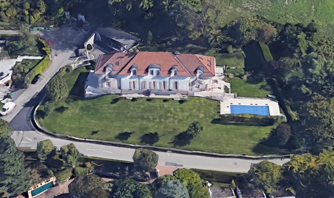 A. GARY KLESCH: A Titan of Industry and Investment