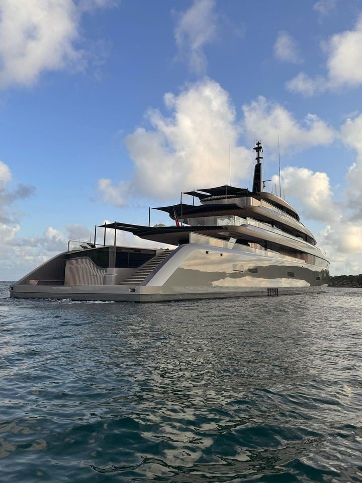 OBSIDIAN Yacht • Karel Komarek $180M Superyacht