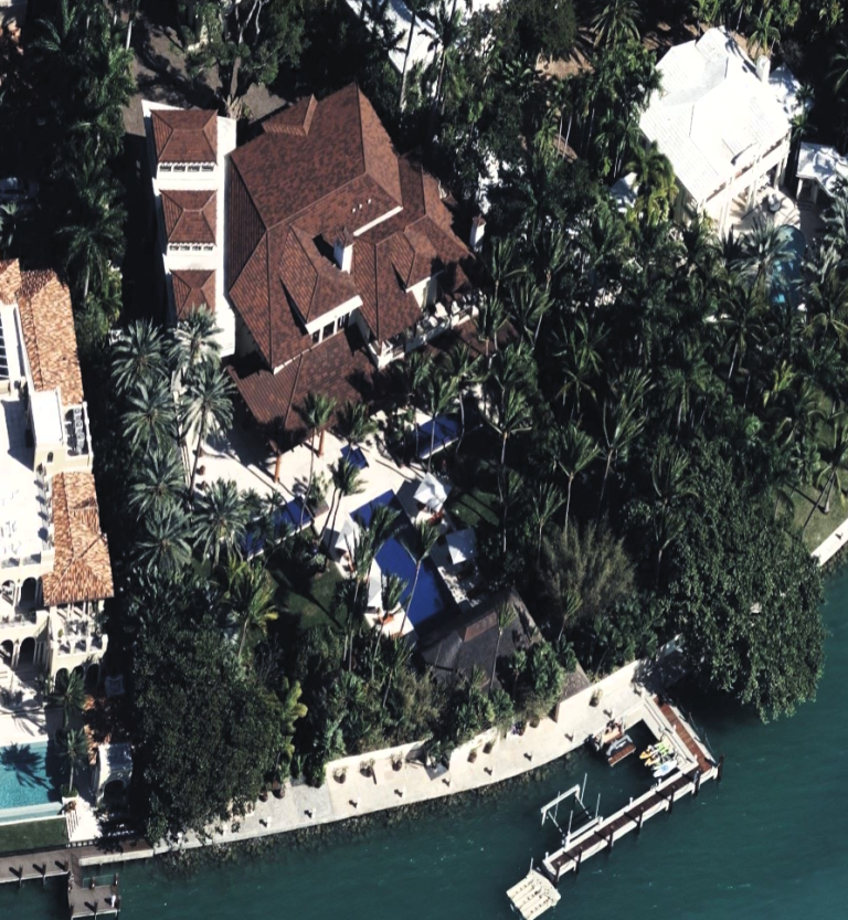 Sean "Diddy" Combs: Music Mogul and Business Tycoon • Business Jet ...