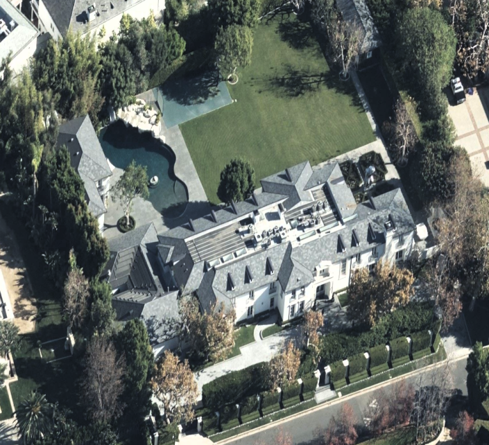 Sean "Diddy" Combs: Music Mogul and Business Tycoon • Business Jet ...