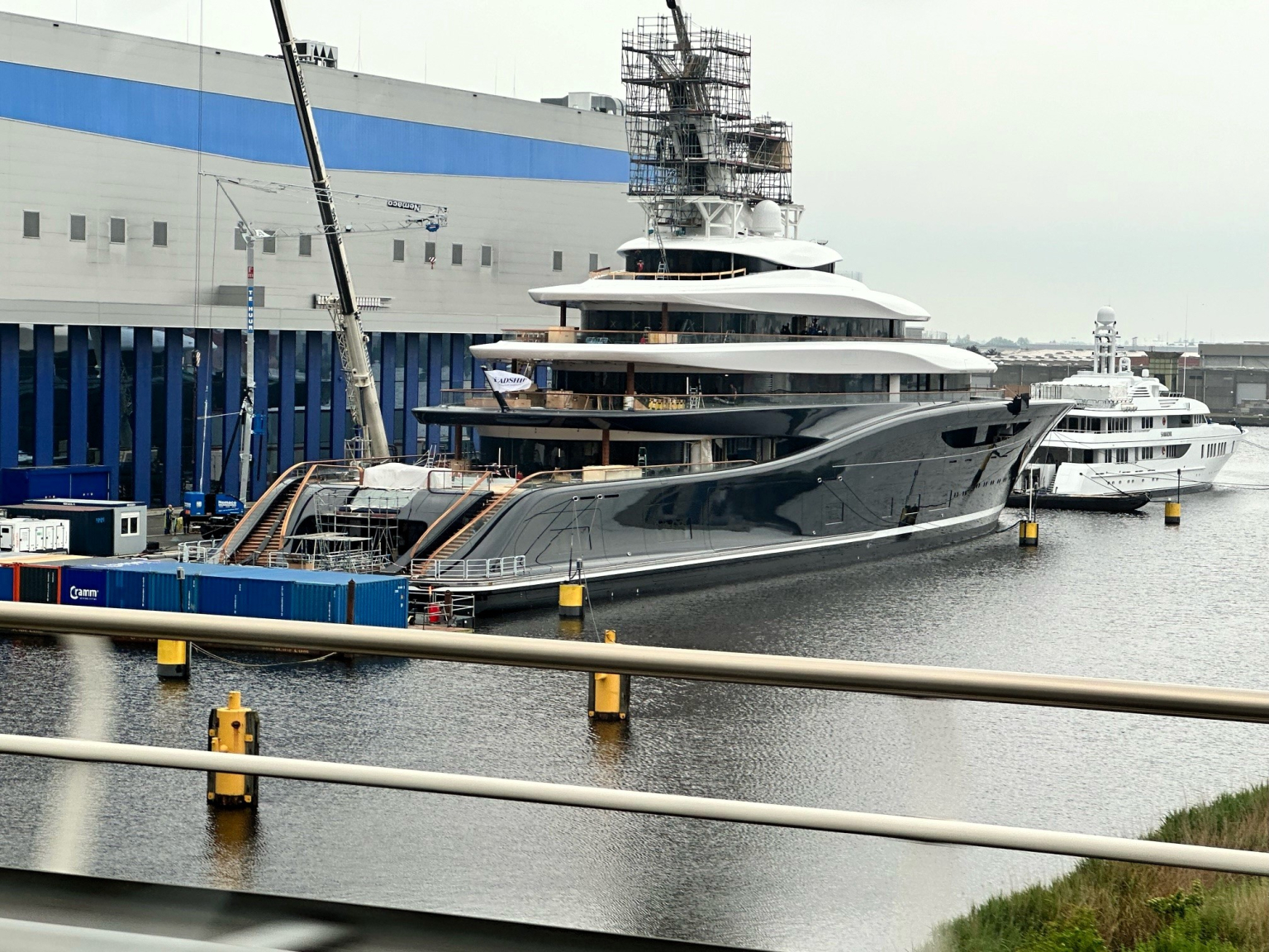 BILL GATES YACHT BREAKTHROUGH - $675 Million Liquid Hydrogen Powered ...