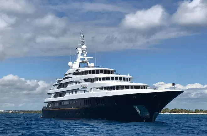 FREEDOM Yacht • US Owner $40M Superyacht • Benetti • 1999