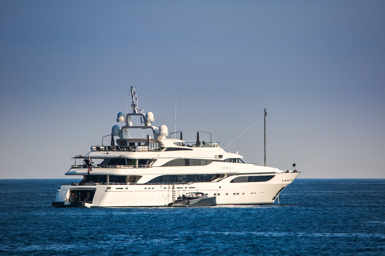 Who is the Owner of the Yacht LIONESS V?