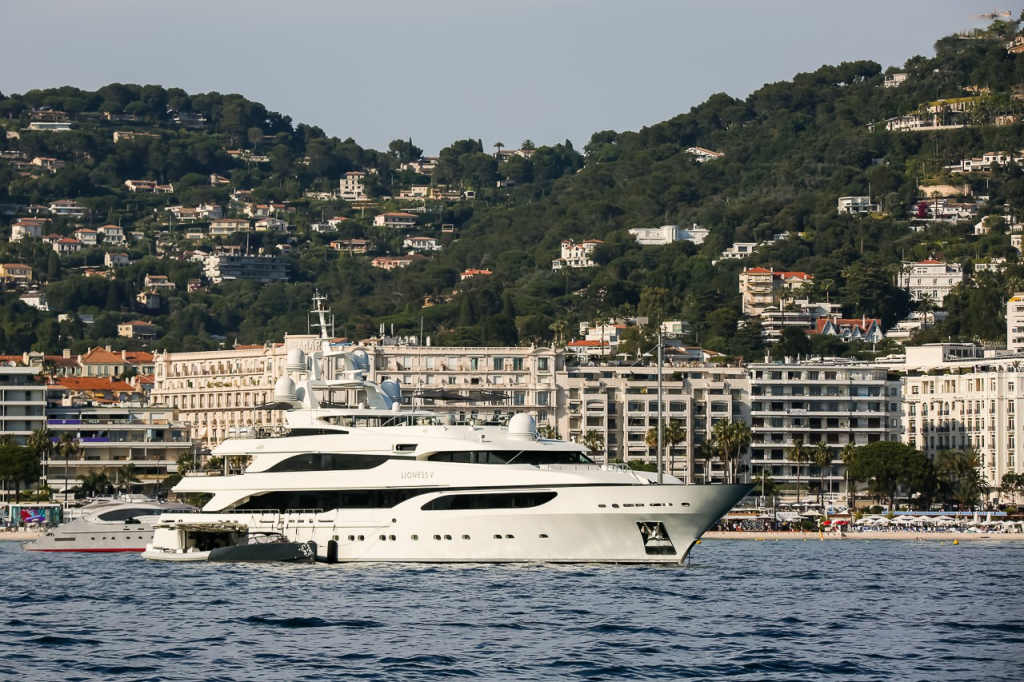 Yacht LIONESS V • Benetti • 2006 • Photos & Video