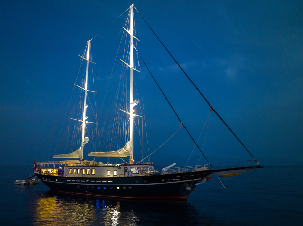 SY SEA DREAM • Aegean Yachts • 2005 • Photos & Video