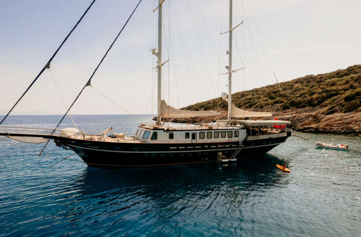 SY SEA DREAM Yacht • Burhan Deval $10M Superyacht