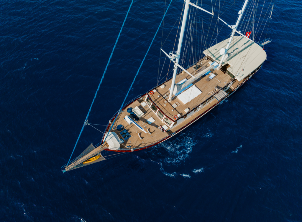 SY SEA DREAM • Aegean Yachts • 2005 • Photos & Video