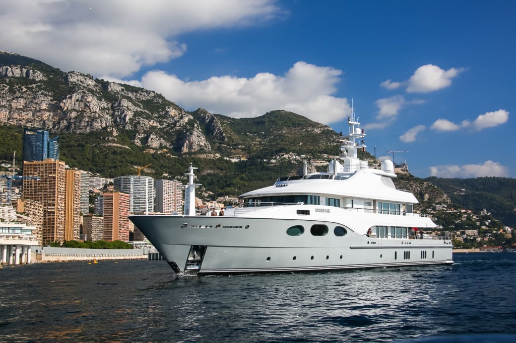 Yacht FORTUNATE SUN • Oceanfast • 2003 • Photos & Video