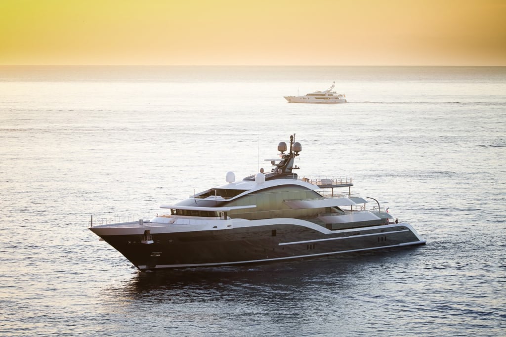 Who is the Owner of the Oceanco Yacht LUNA?