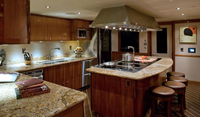 Yacht NIGHT HOWL • Westport • 2010 • Photos