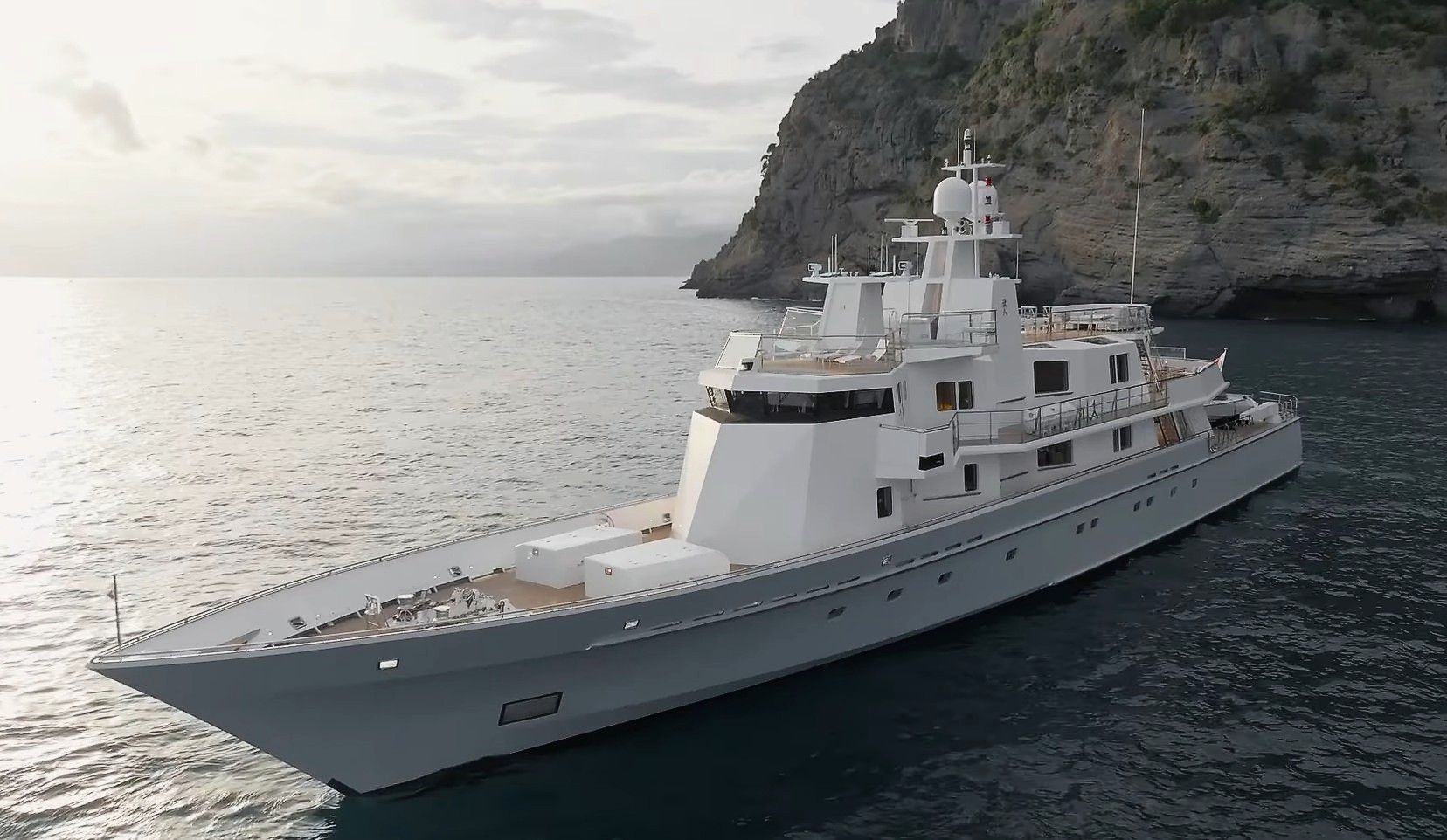 RONIN Yacht • Alessandro Del Bono $30M SuperYacht